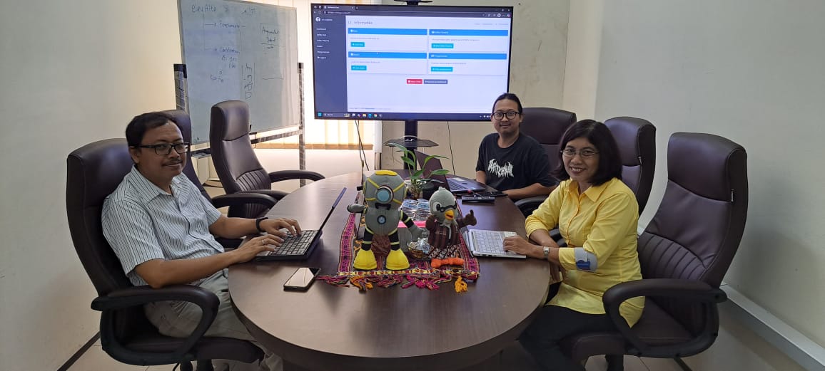 Dosen FTI UKDW Kembangkan Sistem Essay Scoring Berbasis Kemiripan Teks ...